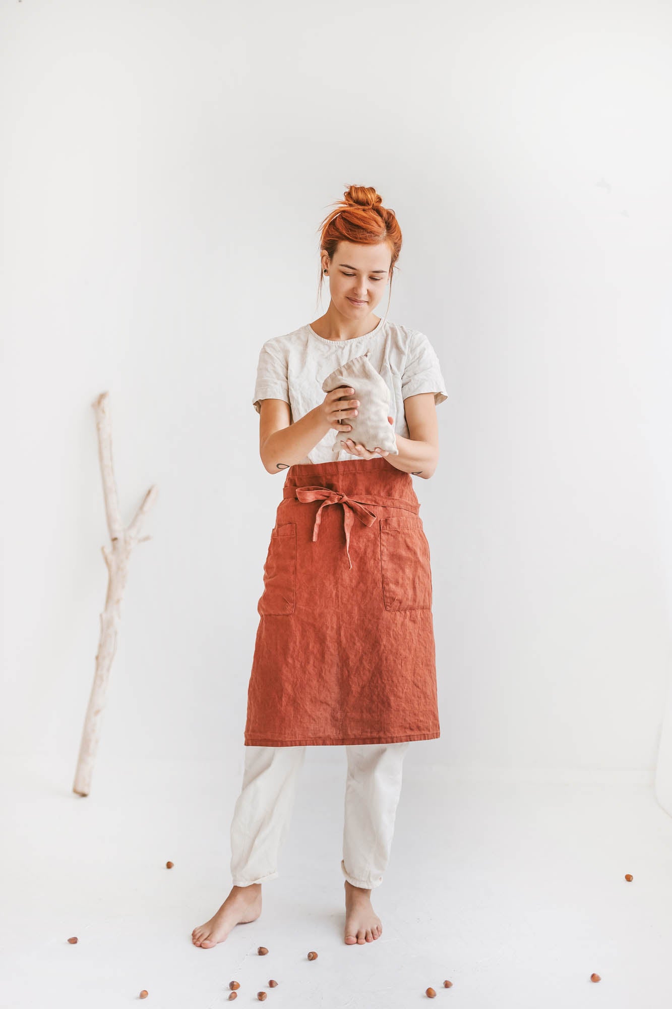 Burnt orange linen half apron – ForestlandLinen